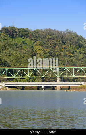 Truss train bridge - side view Stock Photo - Alamy