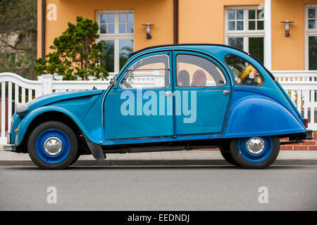 Car, Citroen 2CV, "2 CV ""duck""", blue, The 70s, Limousine, small ...