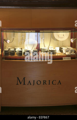 Spanien Insel Mallorca Manacor Majorica Perlen Perlenfabrik Schmuck ...