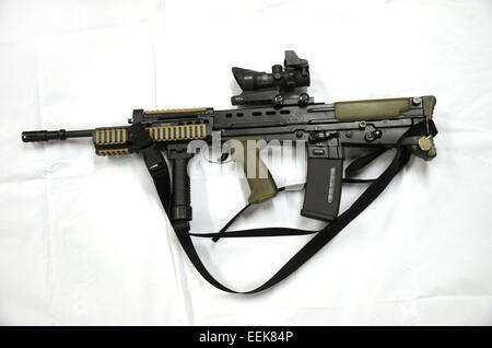 British Army SA80 assault rifle Stock Photo - Alamy
