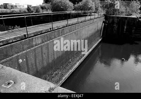 Caisson gate at Govan Graving Docks in Glasgow, Scotland Stock Photo ...