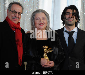 In a Thursday, Feb. 4, 2010 photo, Meredith Arwady, left, performs as ...