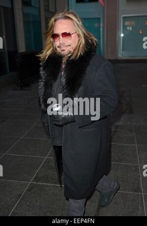 NEW YORK, NY - JANUARY 8: Neil Johnston #6, Ernie Beck #7 and Walt ...