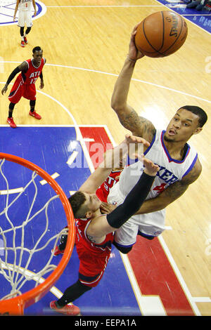 Atlanta Hawks' Mike Muscala (31) reacts to his dunk during the second ...
