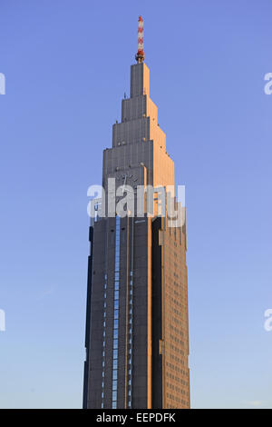 The NTT Docomo Yoyogi Building, the third tallest building in Japan ...