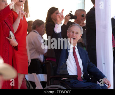 New Texas Gov. Greg Abbott enjoys inaugural parade with his family in ...