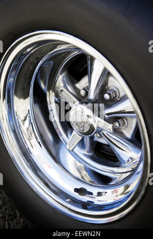 Chrome Cragar SS Mag Wheels detail Stock Photo - Alamy