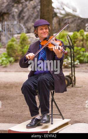 Jacques Dupuis traditional Quebec folk music performer plays violin on ...