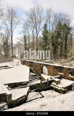 Broadbottom village in Tameside, Greater Manchester, England, and ...