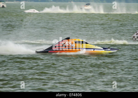 Boat S33. Class S, 2.5 Liter Stock Hydroplane. Boat Racing. American ...