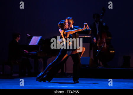 Gonzalo Cuello & Melody Celatti perform Patetico part of "Tango Fire ...