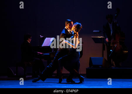 Gonzalo Cuello & Melody Celatti perform Patetico part of "Tango Fire ...