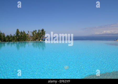 INFINITY SWIMMING POOL ELOUNDA CRETE GREECE 05 May 2014 Stock Photo - Alamy