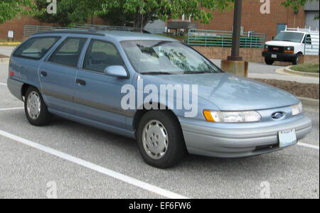 The 2nd-generation Ford Taurus GL wagon is a mid-size family car that ...
