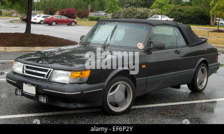 The Saab 900 Convertible is a compact luxury convertible known for its ...
