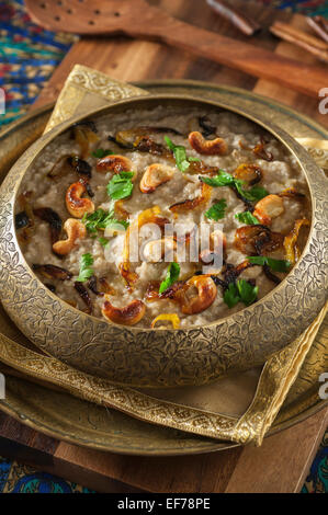 Harees. Spiced wheat and chicken dish. Middle East Stock Photo - Alamy