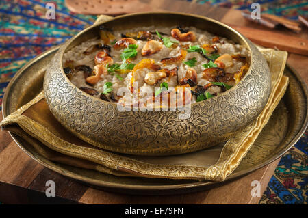 Harees. Spiced wheat and chicken dish. Middle East Stock Photo - Alamy