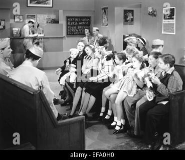 Elyse Knox, Dorothea Kent, Marjorie Rambeau & Eddie Dunn Film: Army ...