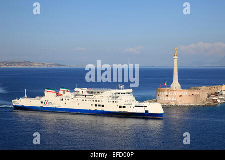 RFI train and passenger ferry 'Messina' entering the Port of Messina ...