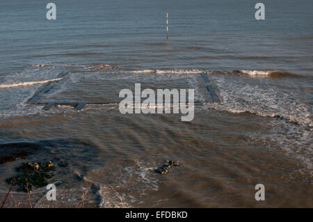 Tidal pool Broadstairs Stock Photo - Alamy