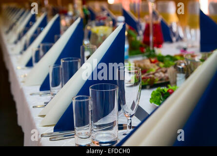 Table prepared for the wedding banquet Stock Photo - Alamy