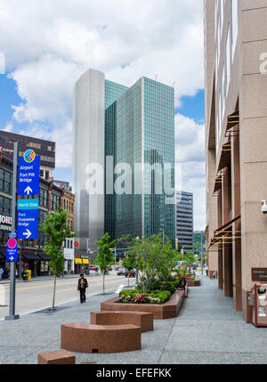 Pittsburgh Downtown: Four Gateway Center is a 22-story mirror-clad ...