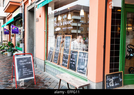 Exterior view through glass wall into open plan home Stock Photo - Alamy
