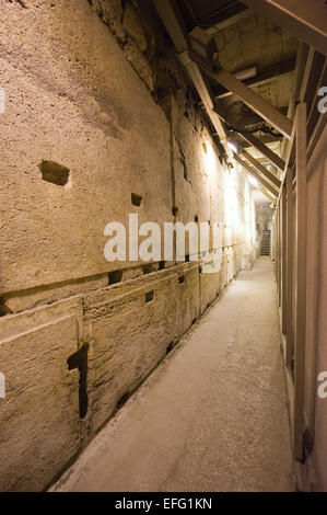 'The western stone' is the biggest stone discovered underground of the ...
