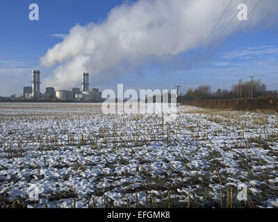 A view of Staythorpe gas-fired power station near Newark in ...