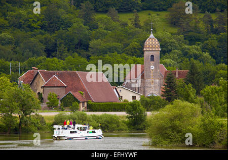 Houseboat in the Doubs-Rhine-Rhone-channel near Lock 48 Chaleze, Doubs ...