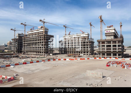 The Dubai Pearl construction site Stock Photo - Alamy