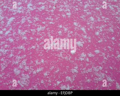 Hempstead Valley, Gillingham, Kent, UK. 5th February, 2015. Snow falls ...