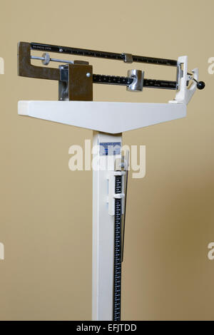 Physician Beam Scale - Medical professional sliding balance weight ...