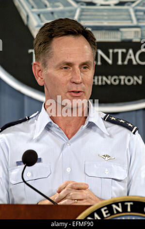 Air Force Surgeon General Lt. Gen. (Dr.) Mark Ediger speaks to Airmen ...