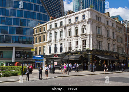 The Globe pub at the junction of Moorgate and London Wall Stock Photo ...
