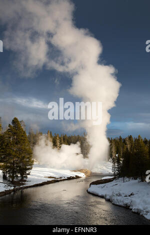 Yellowstone River, as Riverside Geyser erupts Stock Photo - Alamy