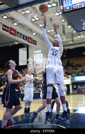 Washington, VA, USA. 8th Feb, 2015. 20150208 - Dayton guard Amber Deane ...
