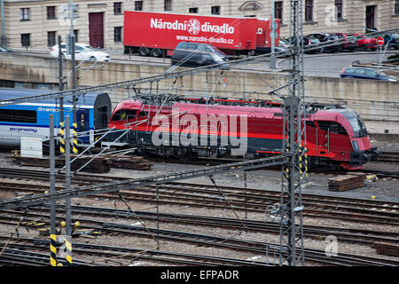 Prague main railway station, Railjet, CD, OBB, Siemens Taurus, train ...