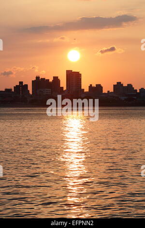 SUNSETOF TAMSUI RIVER, TAIPEI, TAIWAN Stock Photo - Alamy