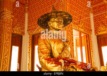 King Taksin great statue in front of Wat Pak Nam Jolo in Chachoengsao ...