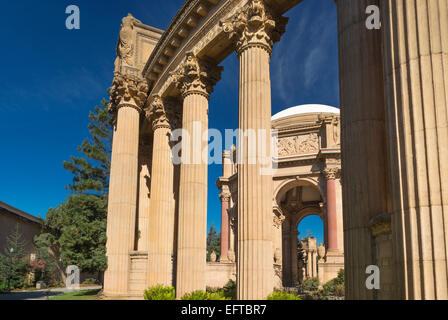 CURVED COLONNADE ROTUNDA PALACE OF FINE ARTS(©BERNARD MAYBECK 1915 ...