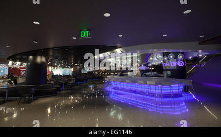 Inside the Tom Bradley International terminal at Los Angeles ...