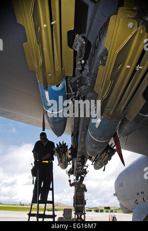 Staff Sgts. Dustin Hyden and Doyle Atkinson upload Mk 62 Quickstrike ...