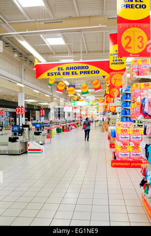 Interior Spanish supermarket Stock Photo - Alamy
