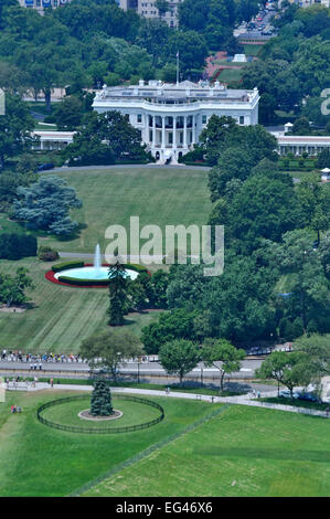 The White House is seen in Washington, Tuesday, April 7, 2026. (AP ...