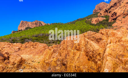 Les roches rouge massif de l'Esterel Frejus cote d'azur France Stock ...