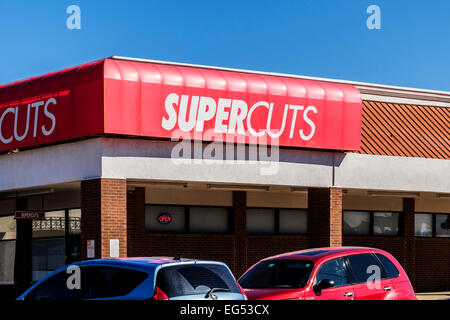 Supercuts, a beauty shop specializing in haircuts in a strip mall in ...