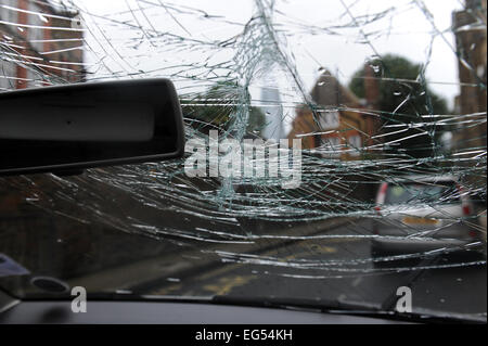 Smashed windscreen in volkswagen polo car Stock Photo - Alamy
