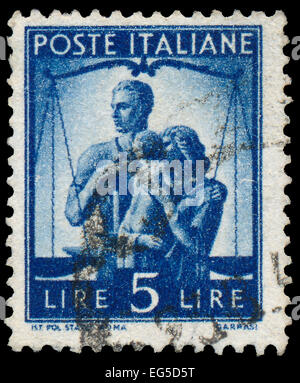 ITALY - CIRCA 1945: stamp printed by Italy, shows Breaking Chain, circa ...
