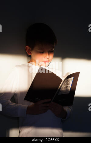 Open standing book Stock Photo - Alamy